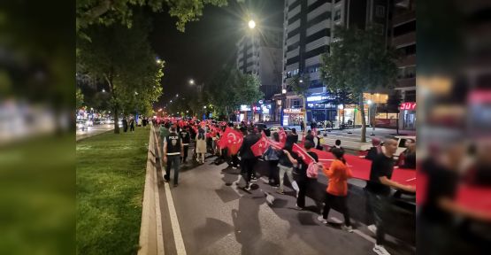 300 METRELİK TÜRK BAYRAĞIYLA FENER ALAYI