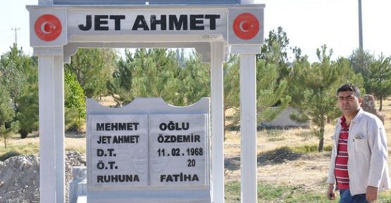 AHMET ÖZDEMİR, ÖLMEDEN MEZARINI YAPTIRDI
