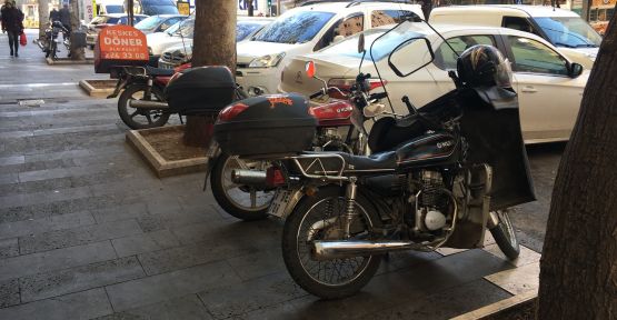KALDIRIMLARI MOTORSİKLETLER İŞGAL EDİYOR