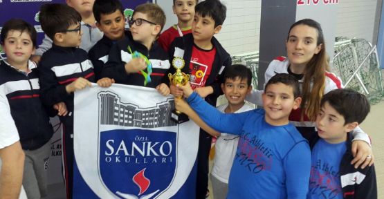 ÖZEL SANKO OKULLARI MİNİK KIZ YÜZME TAKIMI İL BİRİNCİSİ OLDU ÖZEL SANKO OKULLARI MİNİK KIZ YÜZME TAKIMI İL BİRİNCİSİ OLDU